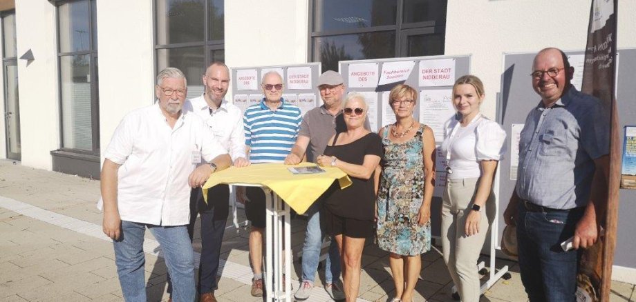 2. Sommerfest für Seniorinnen und Senioren der Stadt Nidderau auf dem Stadtplatz ein voller ...